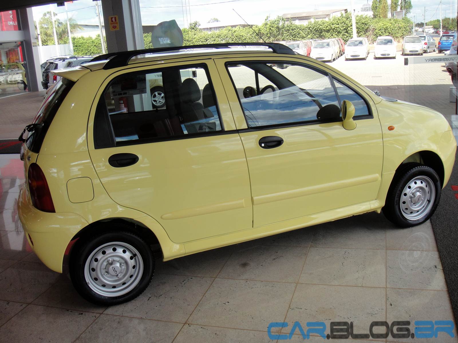 Chery QQ 2013: fotos, preço, consumo e ficha técnica e problemas