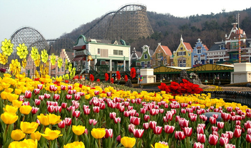 RANDOM ESCAPES: Everland: In Detail