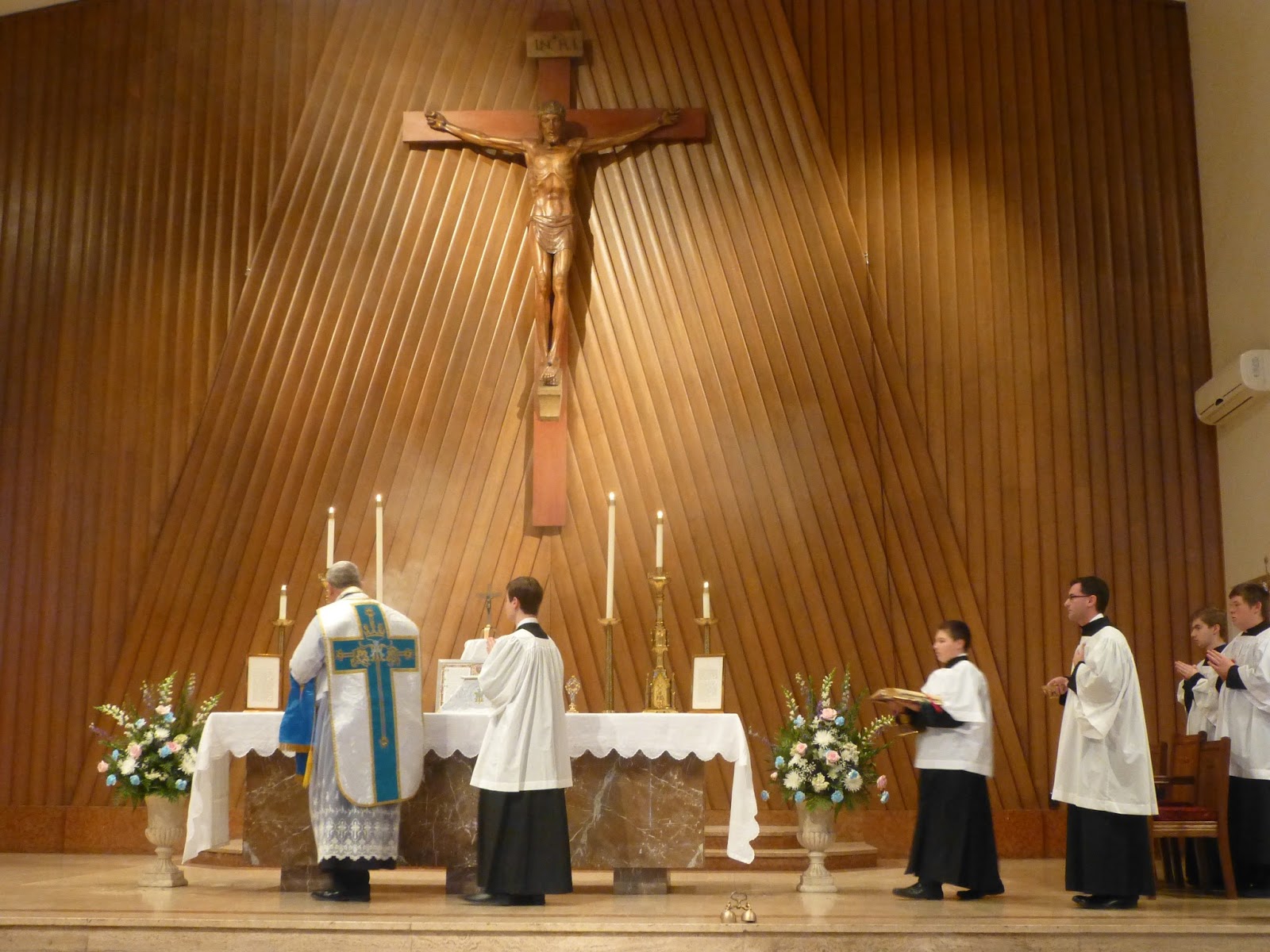 Knights of Columbus Latin Mass: Report: Rorate Mass, Consecration to ...