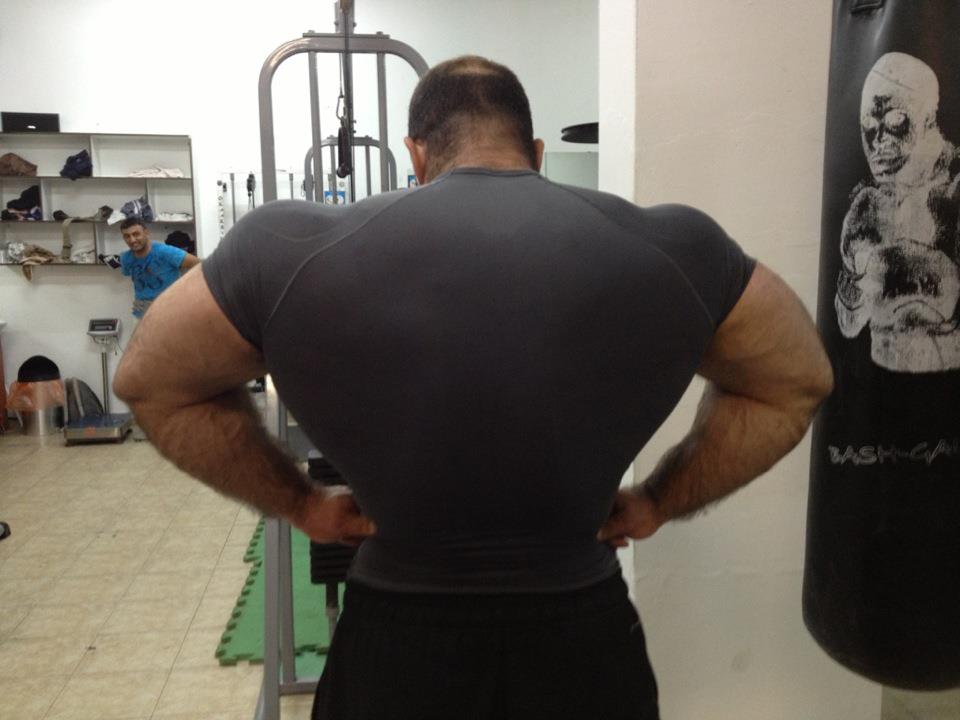 Muscle Lover: Israeli bodybuilder and powerlifter Ayal Hasson