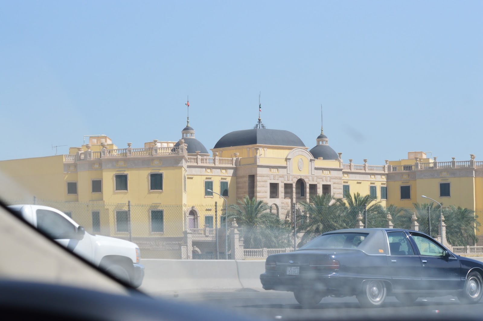 Memory ZiaSaf: Travelog : Kuwait Dihatiku (10) - Mewah, Orang Kuwait