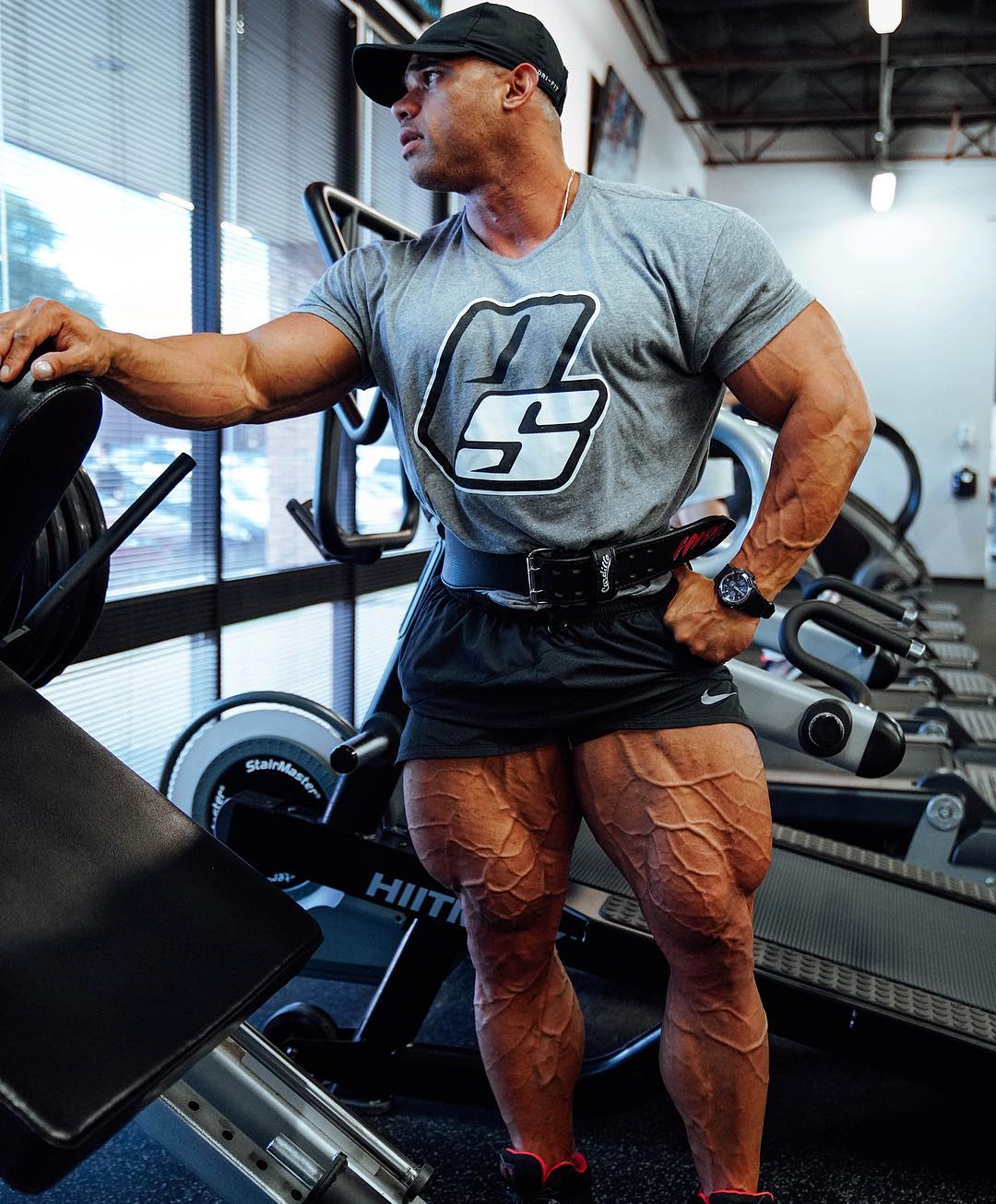 LA PERFECTION FAITE HOMME