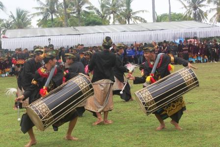 LOMBOK MIRAH SASAK ADIE: Tari Oncer ,Tarian Tradisional Sasak Lombok
