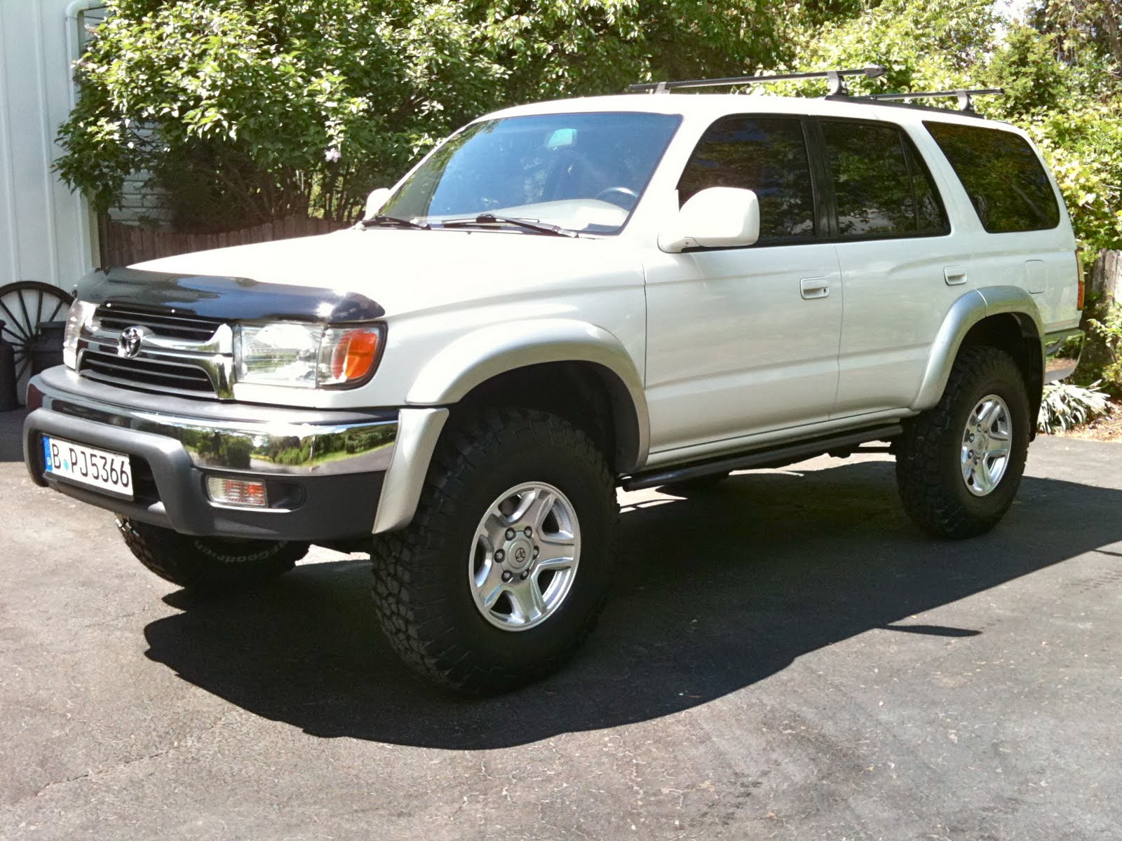 :: 2002 TOYOTA 4RUNNER ::: 255/85/R16 KM2's