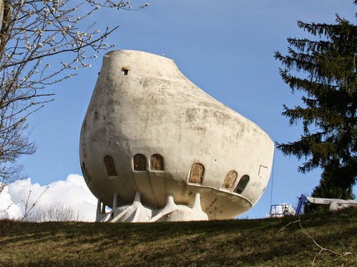 Les maisons les plus bizarres du monde - Le Grand Univers