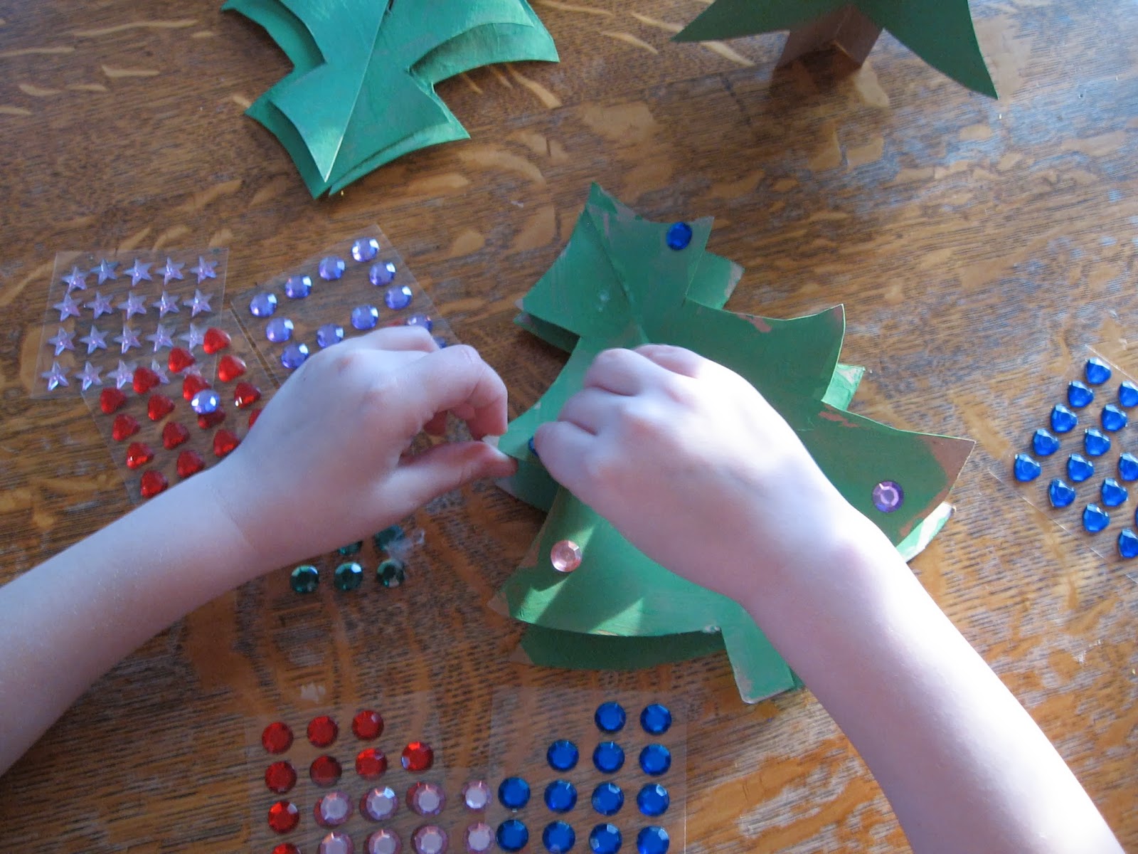 Almost Unschoolers: Simple Christmas Craft - 3D Cardboard Christmas Trees