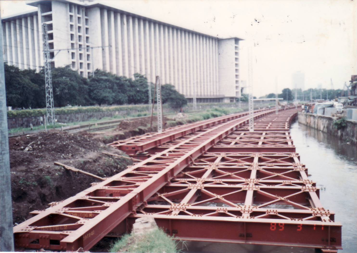 LISTRIK ALIRAN ATAS: OVERHEAD CONTACT SYSTEM