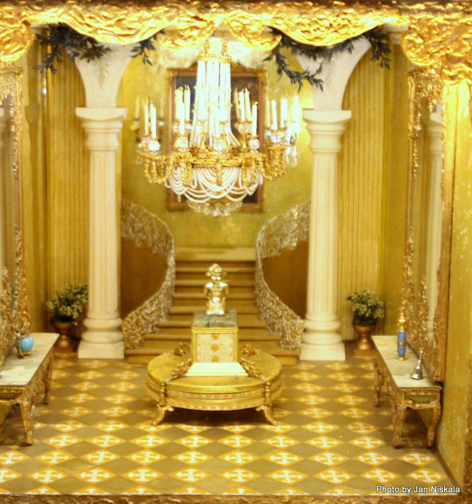 Goldens on the Road: The Mini Time Machine a Museum of Miniatures