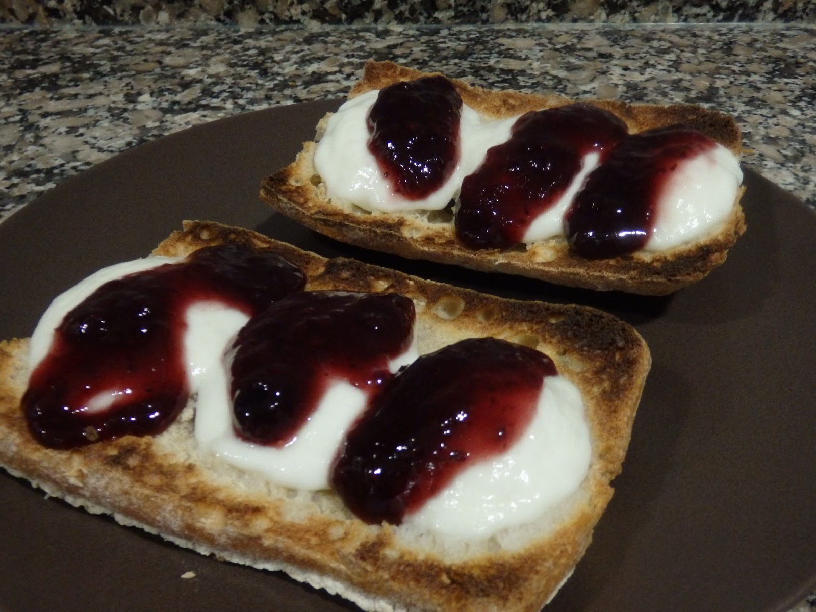 OSUKAA IS COOKING: TOSTADAS CON MOZZARELLA LIGHT Y MERMELADA DE FRUTAS ...
