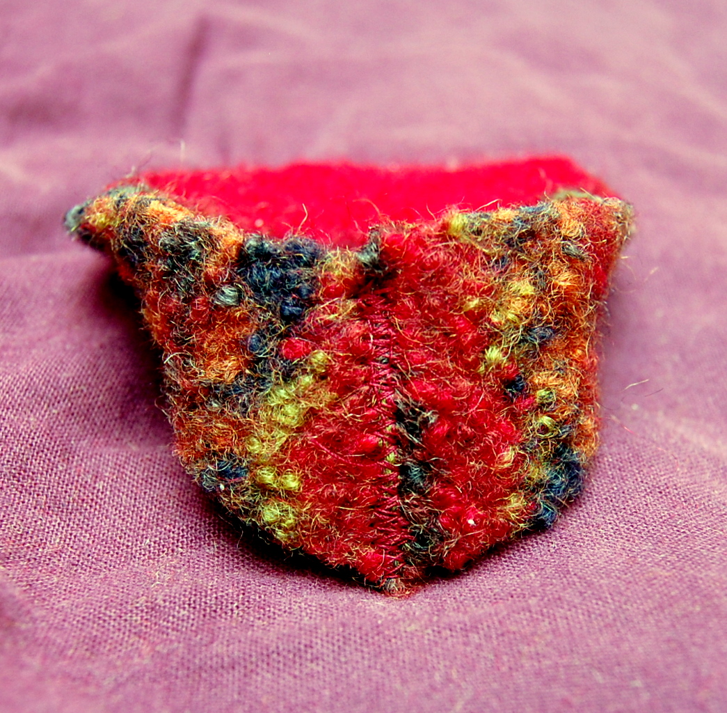 Beth Being Crafty: So in love with these upcycled slippers!