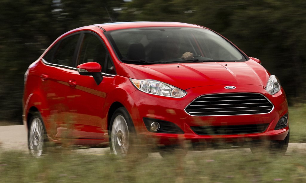 Lanzamiento: Ford Fiesta Kinetic SE Plus Sedán M/T : Autoblog Uruguay ...