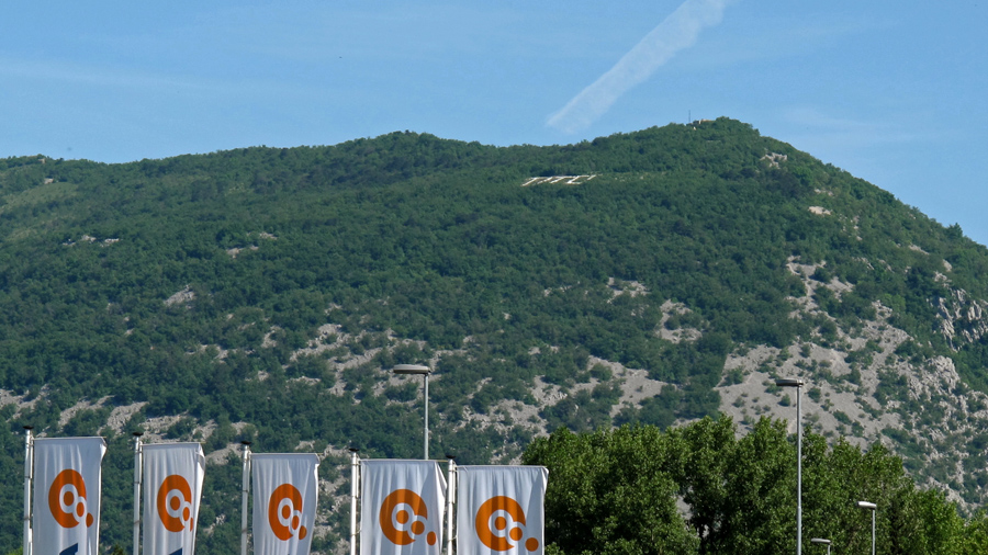 Simboli polpretekle zgodovine: SOLKAN – Napis Tito na Sabotinu