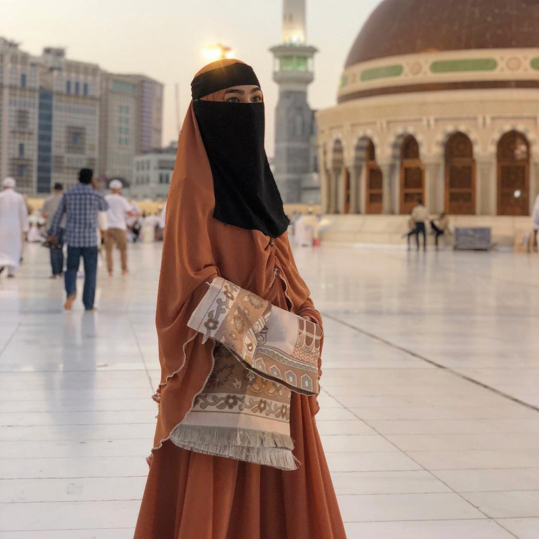 Fesyen Muslimah Elfira Loy di Tanah Suci Mekah - ! Love Is Cinta