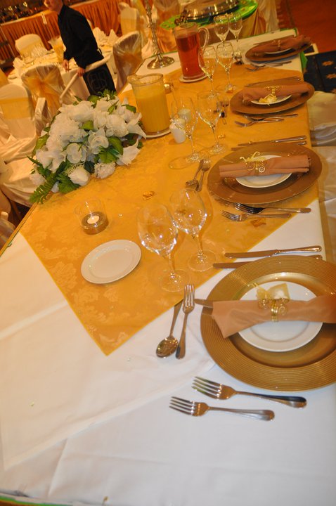 Doris Decoration and cakes: Lime green and gold