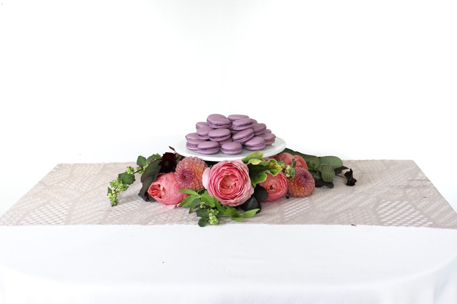 Seine Macarons: Macaron Centerpiece