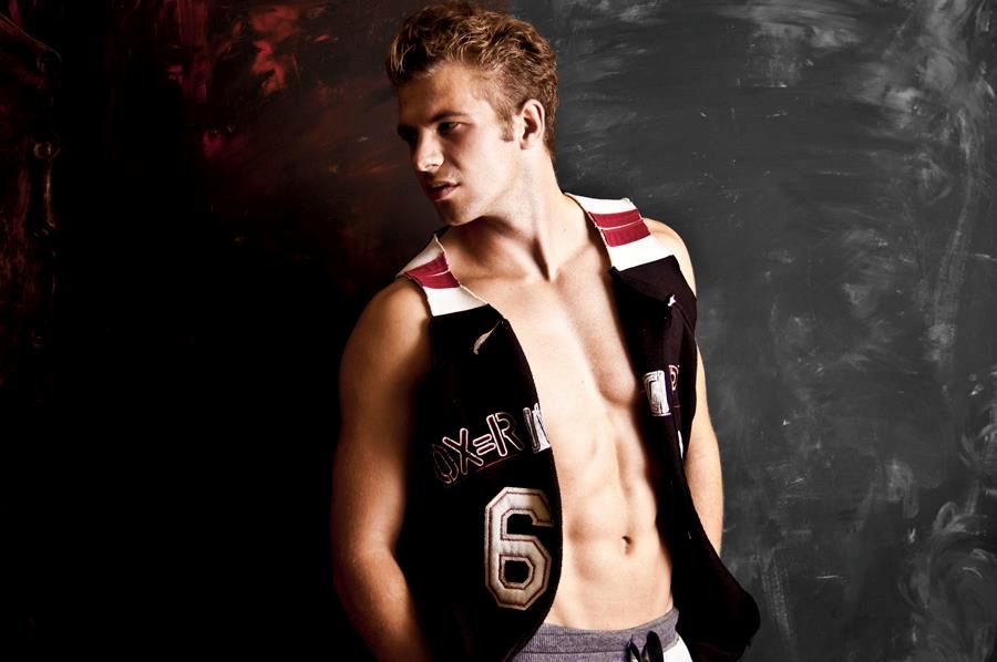 bestmaleunderwear: 섹시한 남성모델 Oskar Kaminski