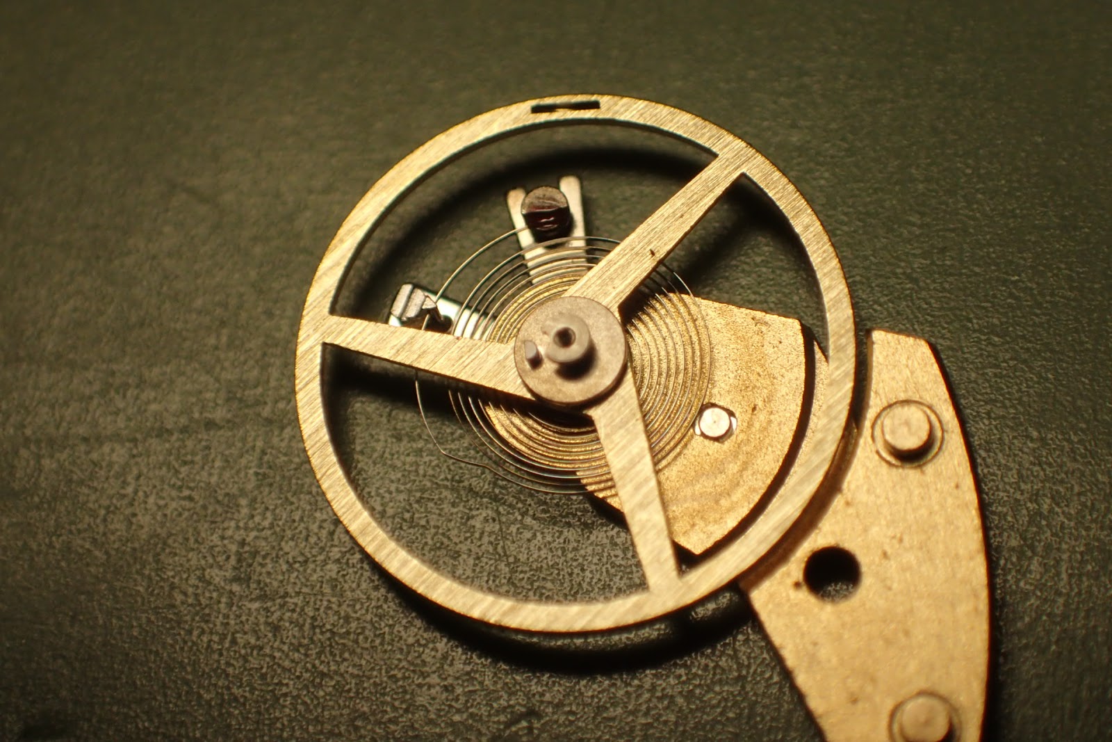 ☆經典老錶 美好時光☆ (LINE ID : goodtimegoodwatch): 老天梭古董錶 ETA 2481 按跳機芯維修分享