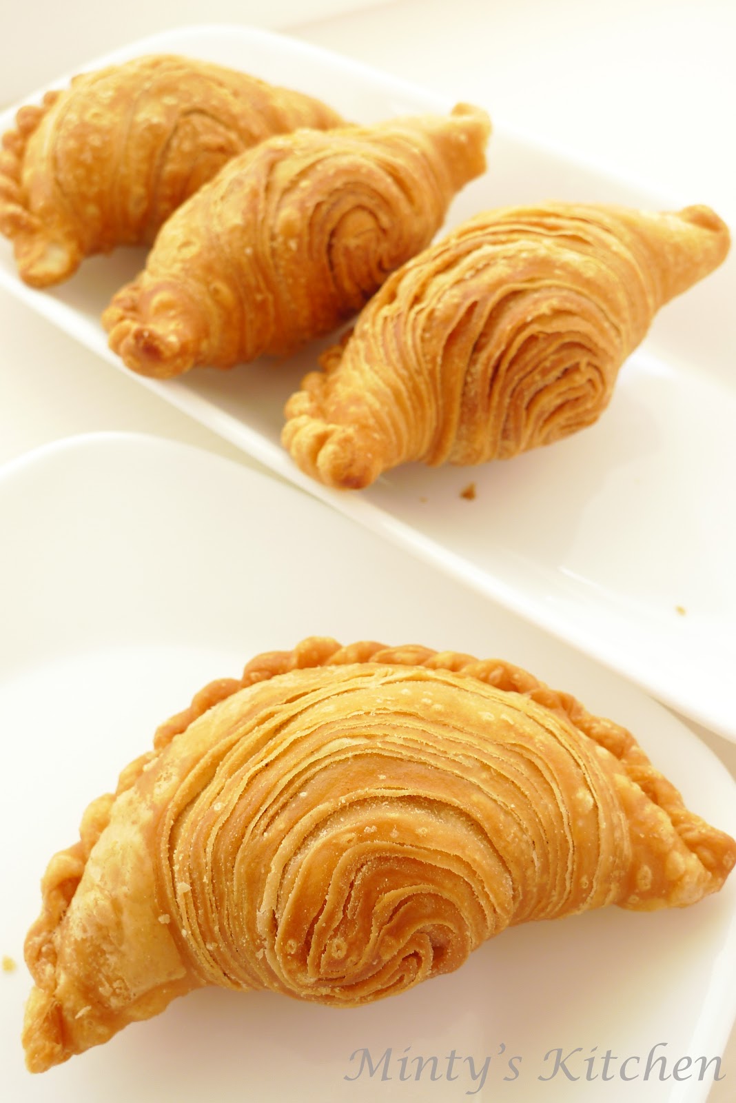 Minty's Kitchen: Spiral Curry Puffs