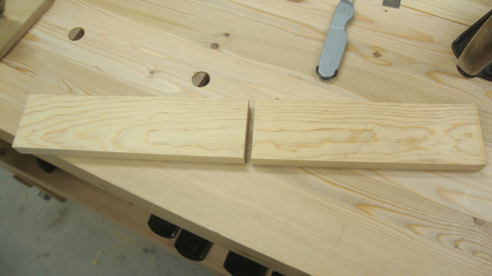 Woodworking in a Tiny Shop: A Rabbeted Dovetail Experiment