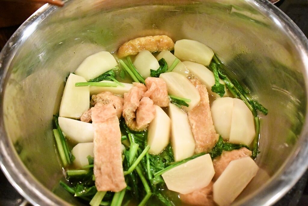 Recipes for Tom: Kabu to usuage no nimono (genen) / Japanese turnip and ...