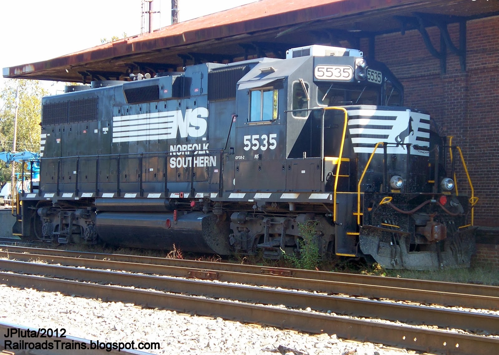 RAILROAD Freight Train Locomotive Engine EMD GE Boxcar BNSF,CSX,FEC,Norfolk Southern,UP,CN,CP ...