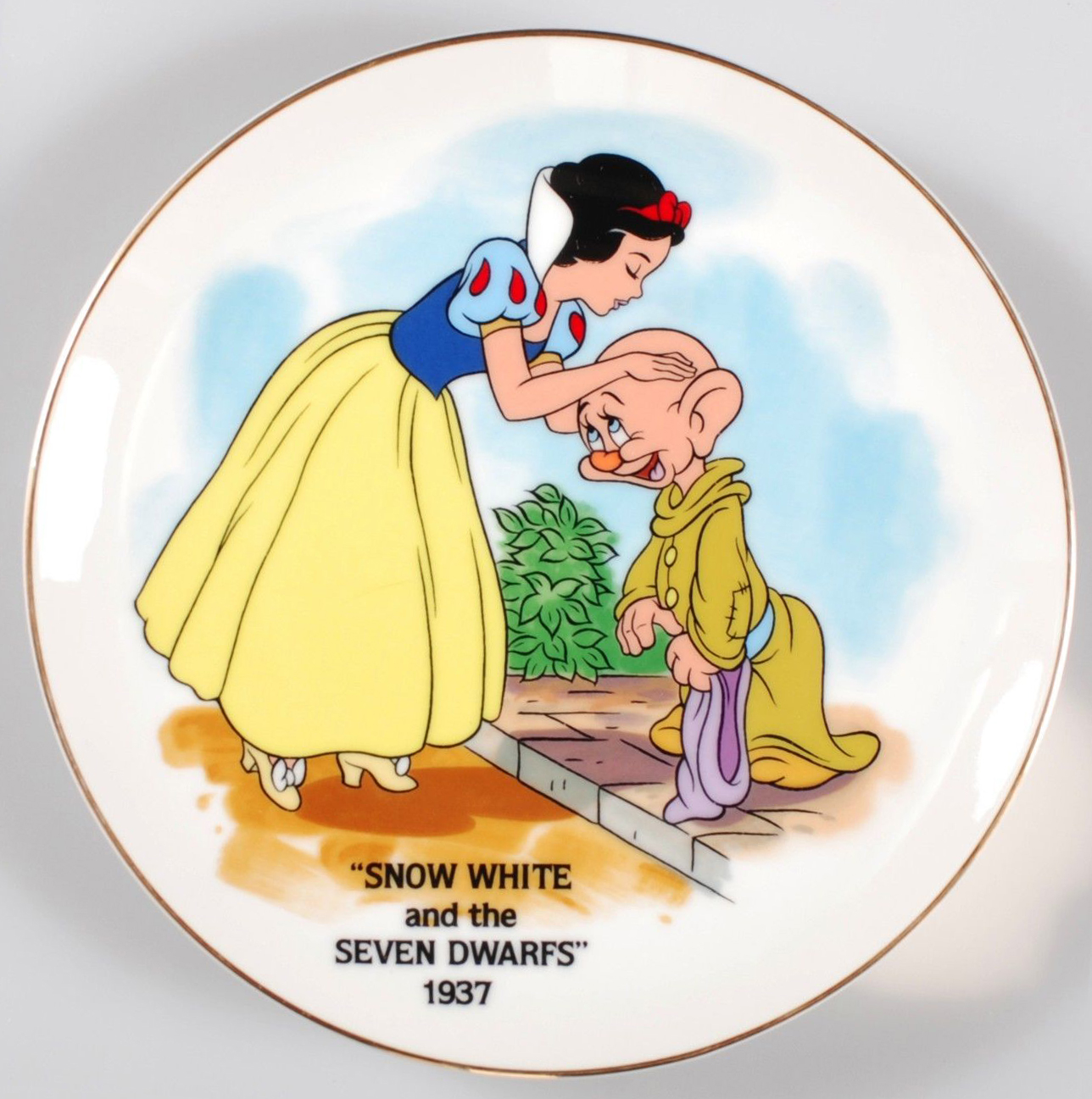 Filmic Light - Snow White Archive: Snow White Theme Park Collector Plate