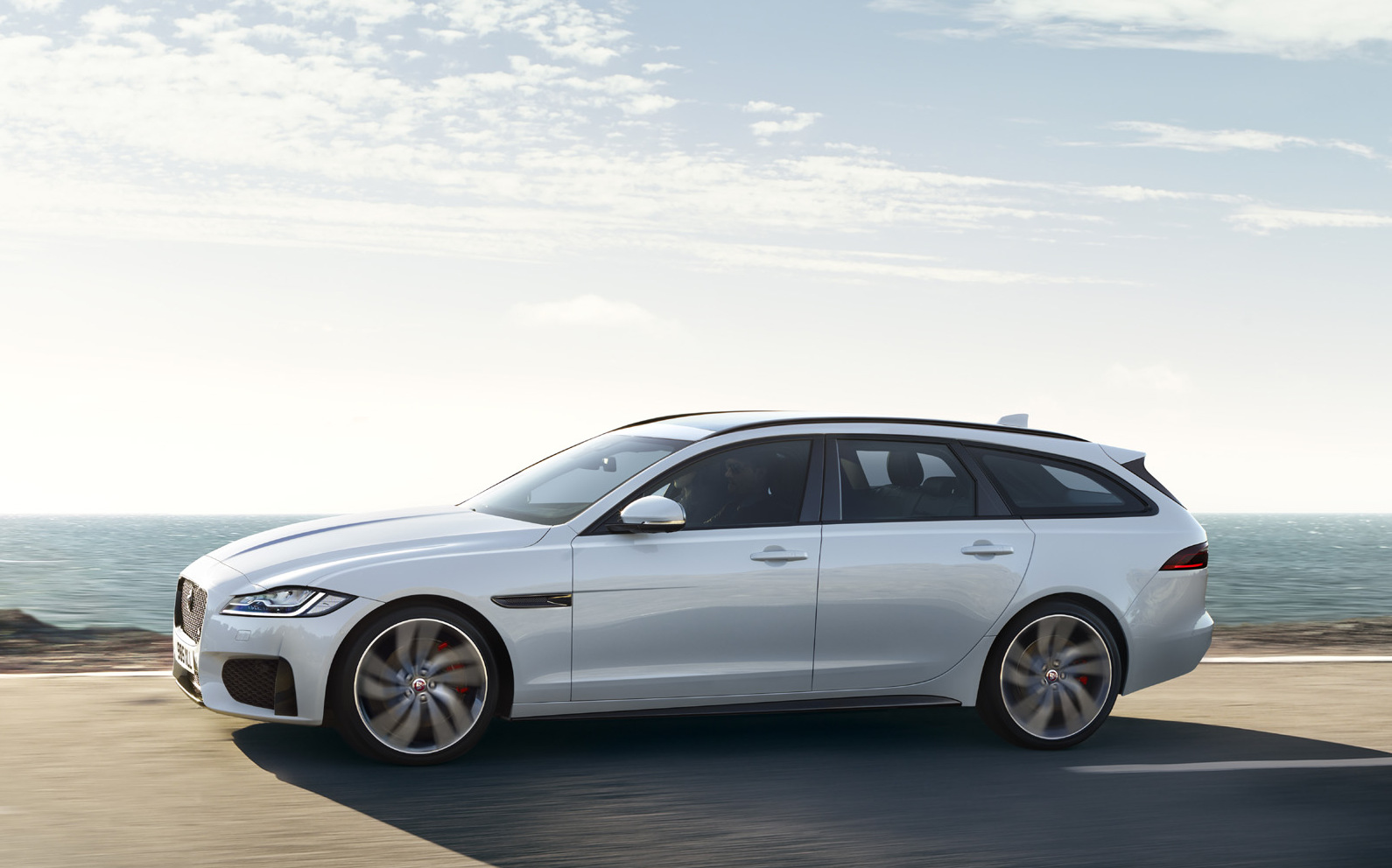 Jaguar apresenta a station Wagon XF Sportbrake - fotos