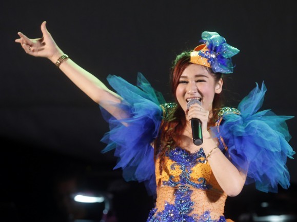 Interesting Green: Johor getai singers flocking to Singapore