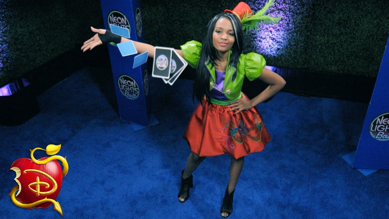 Descendants theory: Descendants theory: Who is Uma's father?