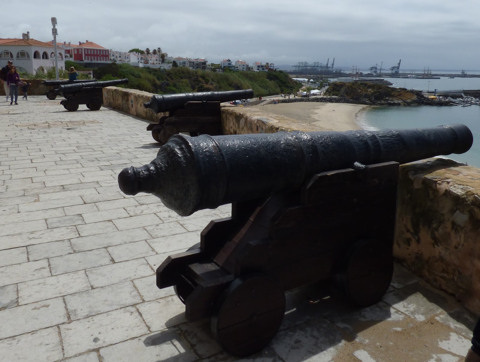 Viajar e descobrir: Portugal - Sines - revelim do castelo