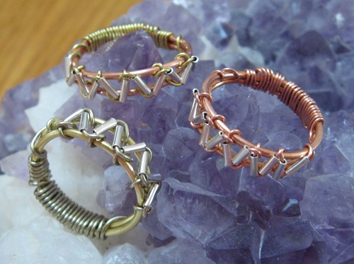 A Collection of 5 Wire Wrapped Rings Tutorials / The Beading Gem
