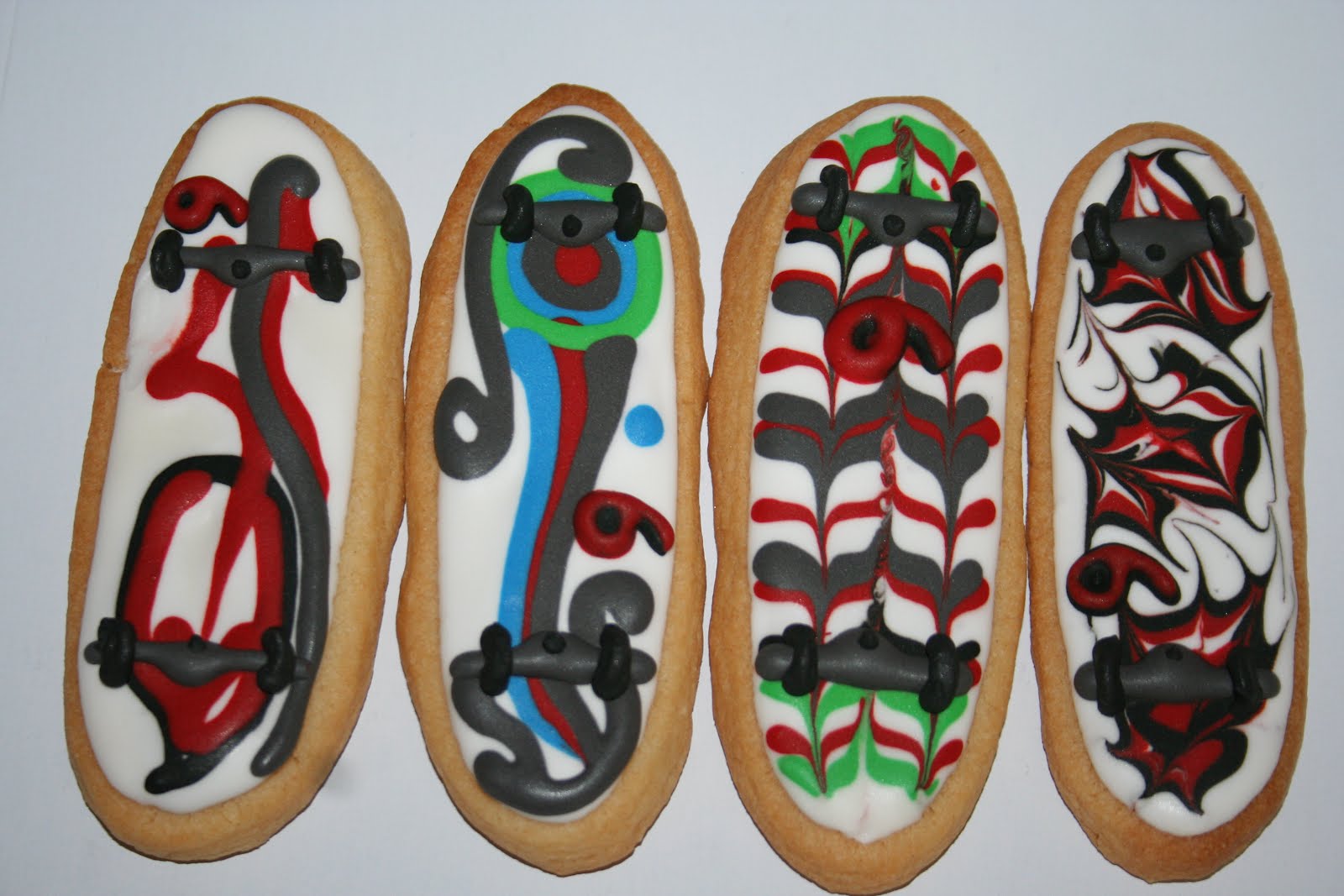 CAKES AND MORE: Skateboard Cookies