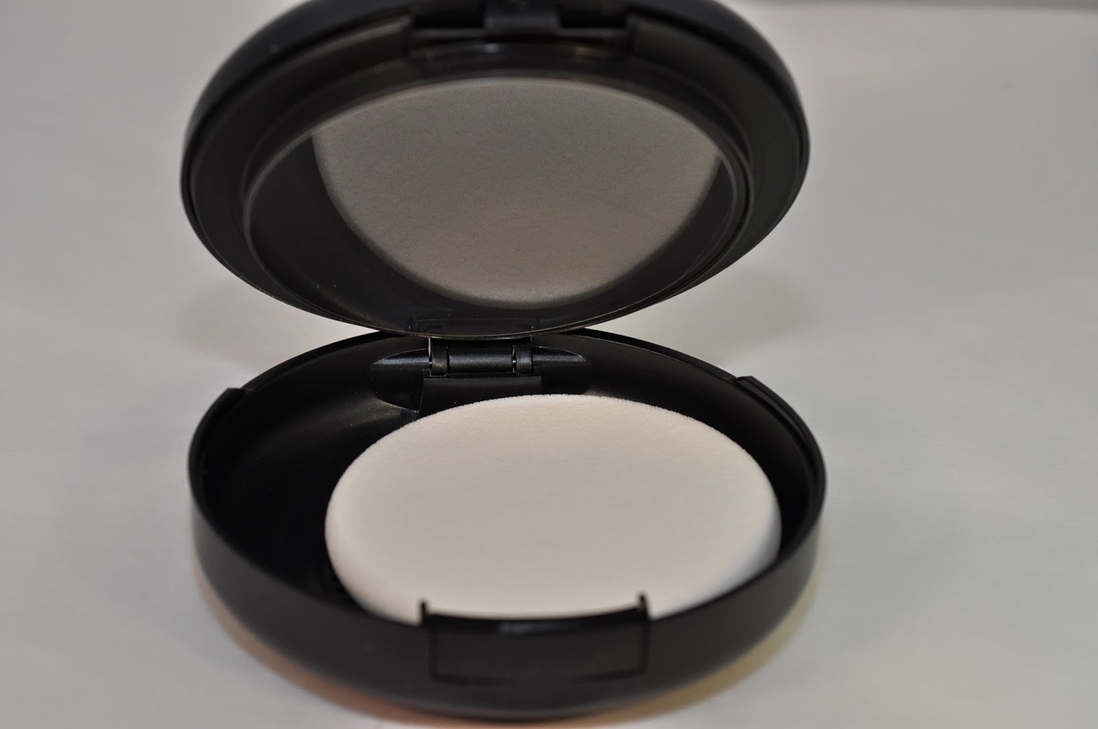 MAC Pro Longwear SPF 20 Compact Foundation Swatches, Look, Review - The ...
