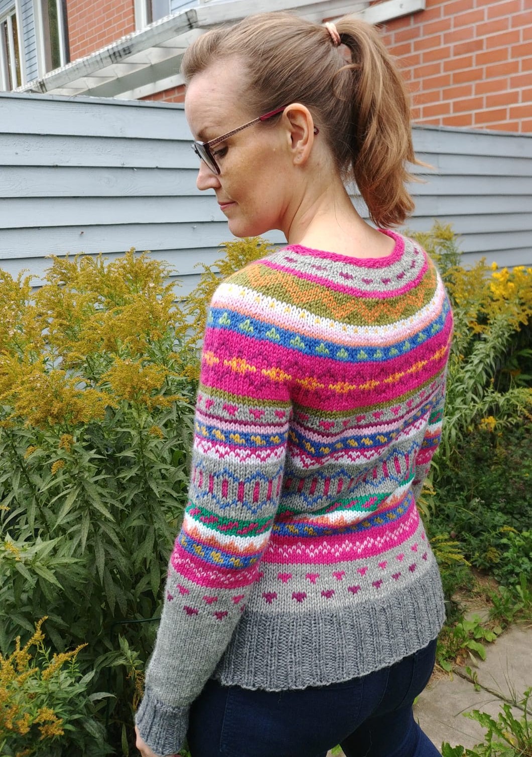 Langan päästä kiinni: Kirjava kirjoneulepusero