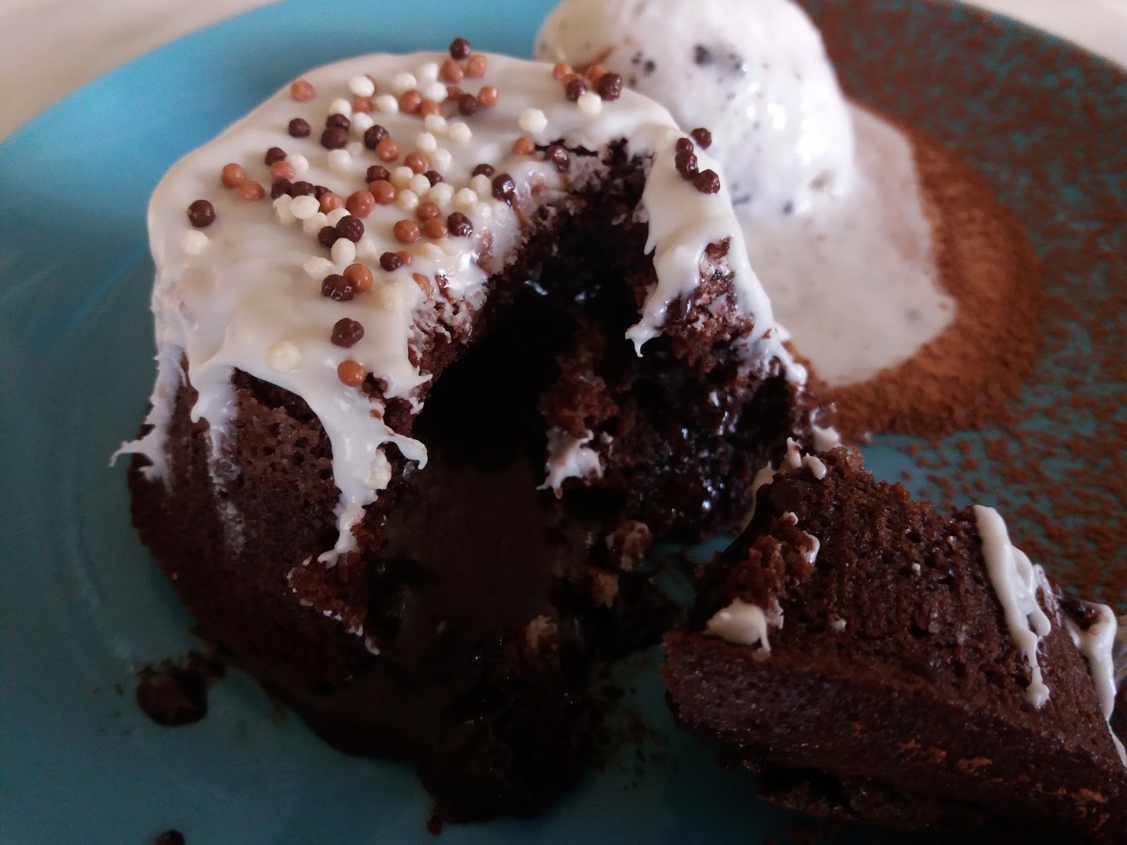My Euphoric Kitchen: Chcolate Molten Lava Cake