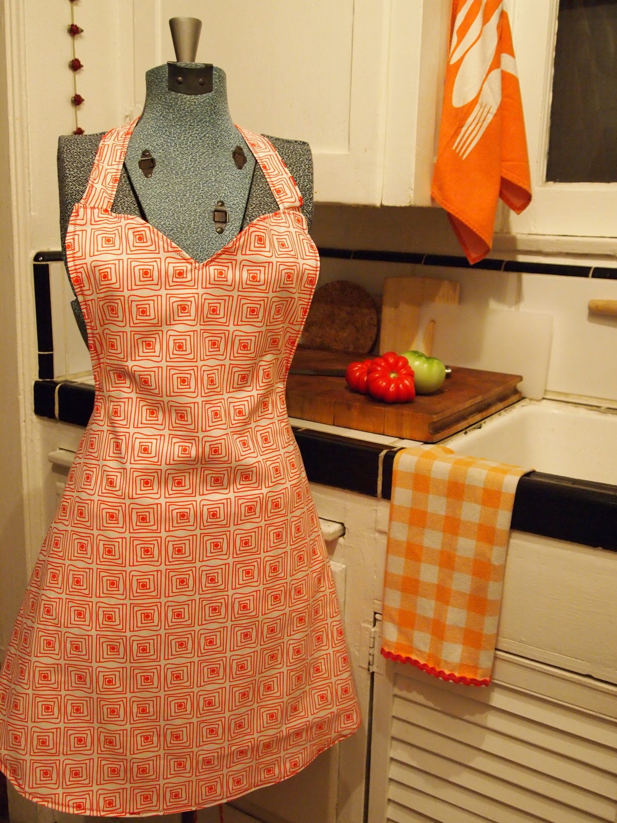 Maggie Mae Apron Co.: The Cherry Pie Apron.