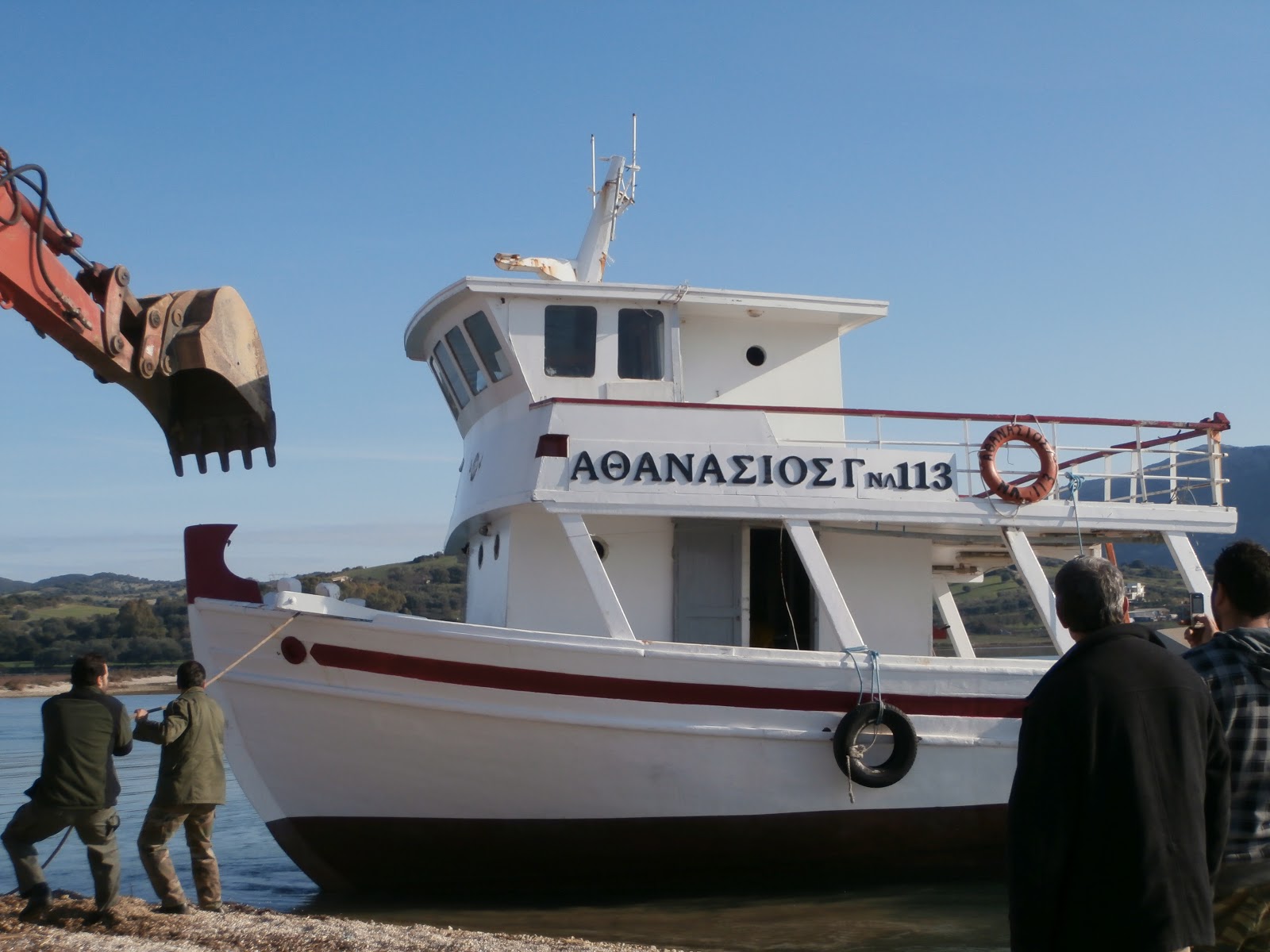 Τα θαλασσινά....: Στην ελλαδα τα καικια τα σκοτωνουν....