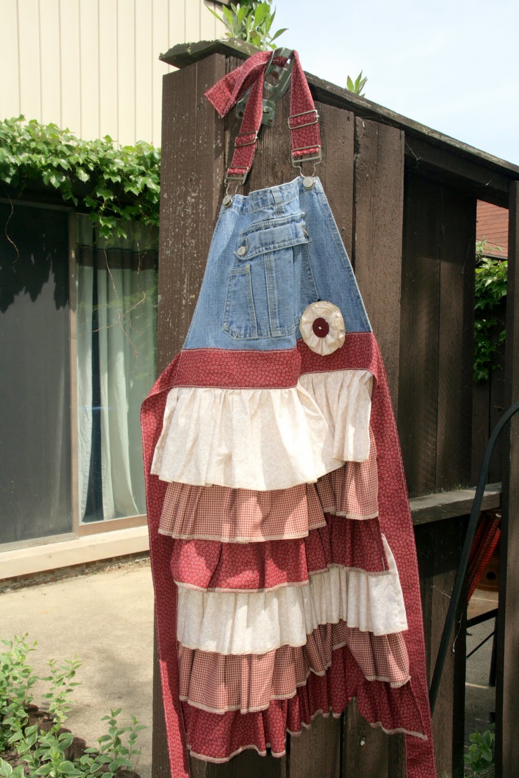 Crafts reDesigned: Ruffle Apron TUTORIAL.....finally!!!!!!
