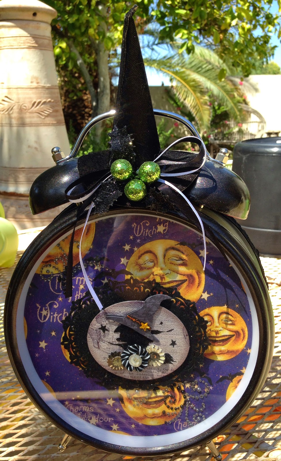 Two Mad Dahlias: The Witching Hour Clock