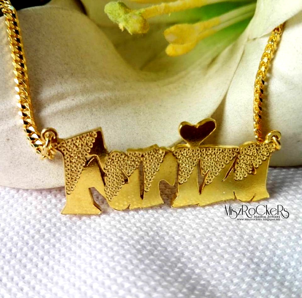 HADIAH UNTUK FARIZA RANTAI LEHER SILVER UKIR NAMA SADUR EMAS | Ceritera ...