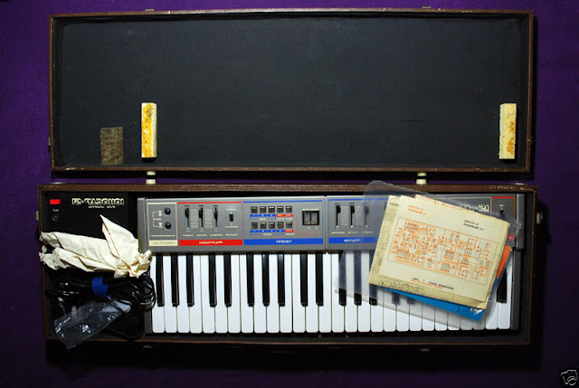 MATRIXSYNTH: JUNOST-21 VINTAGE USSR SOVIET ANALOG KEYTAR POLYPHONIC ...