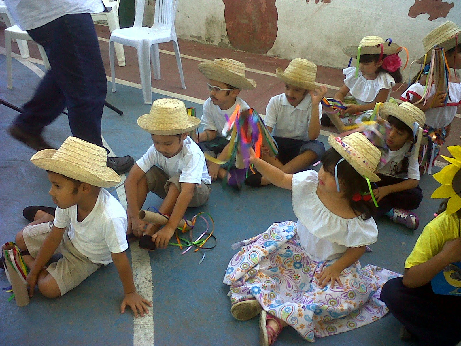 "Nuestras Vivencias en Sala II": Actividad Folklorica "El Sebucán"