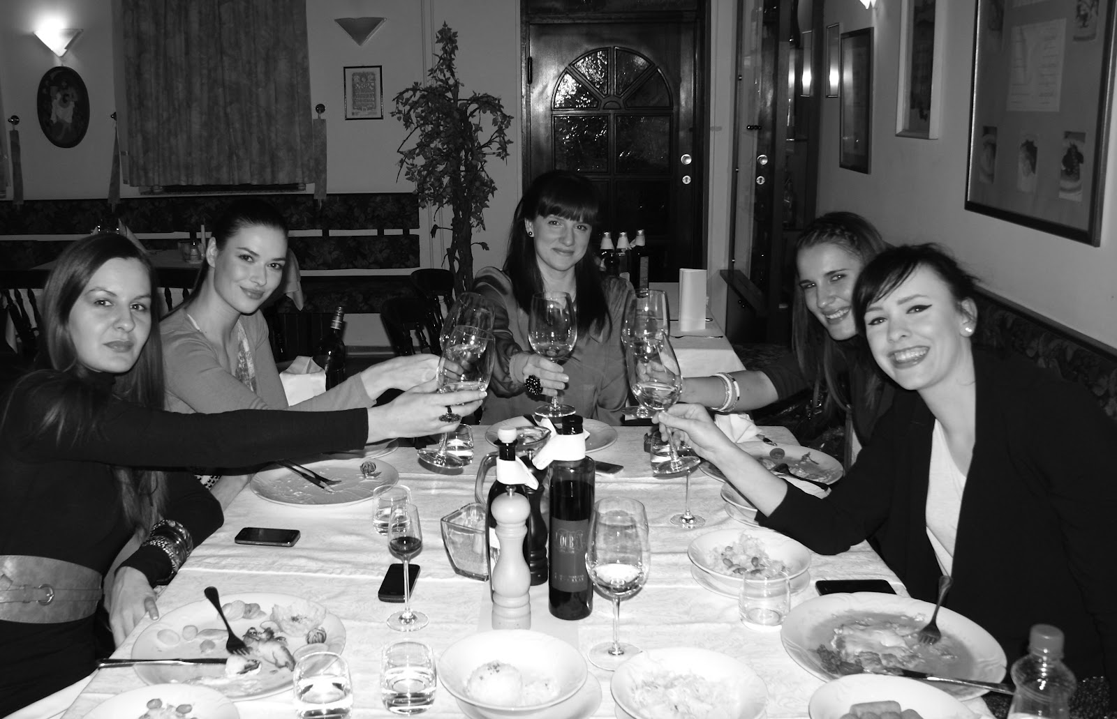 Ania'lysis: {RUNAWAY} LADIES NIGHT OUT