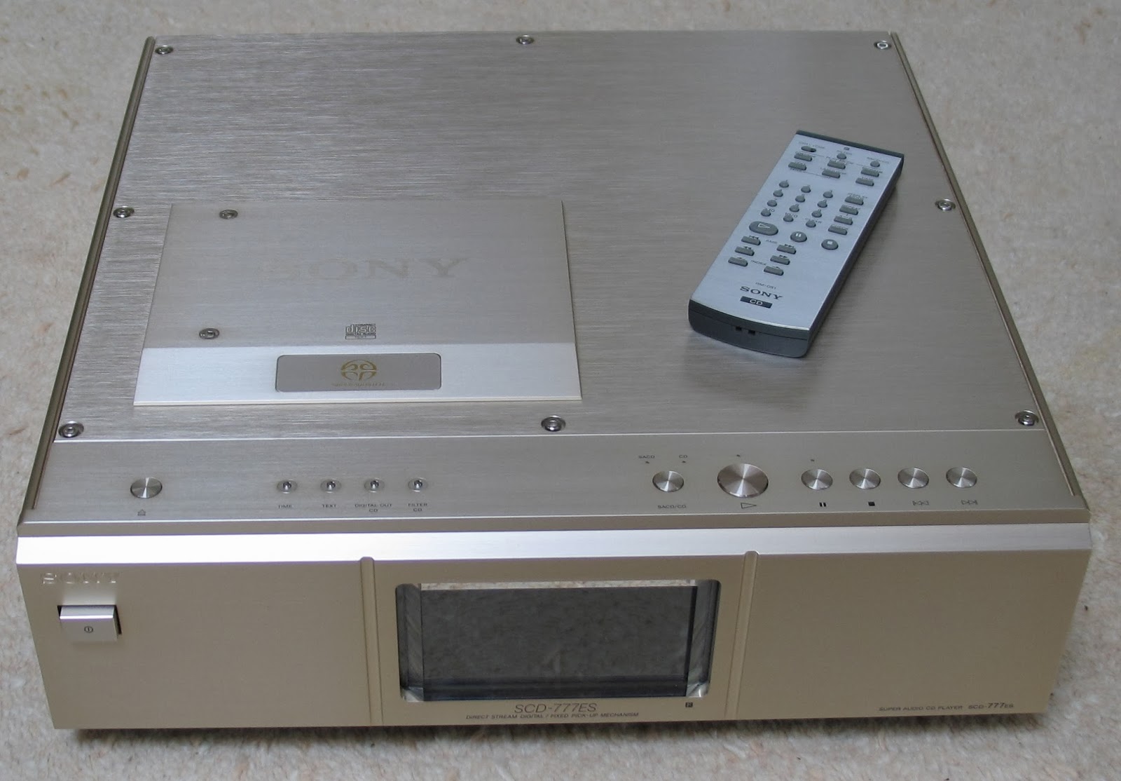 SONY SCD -777 ES SACD / CD PLAYER