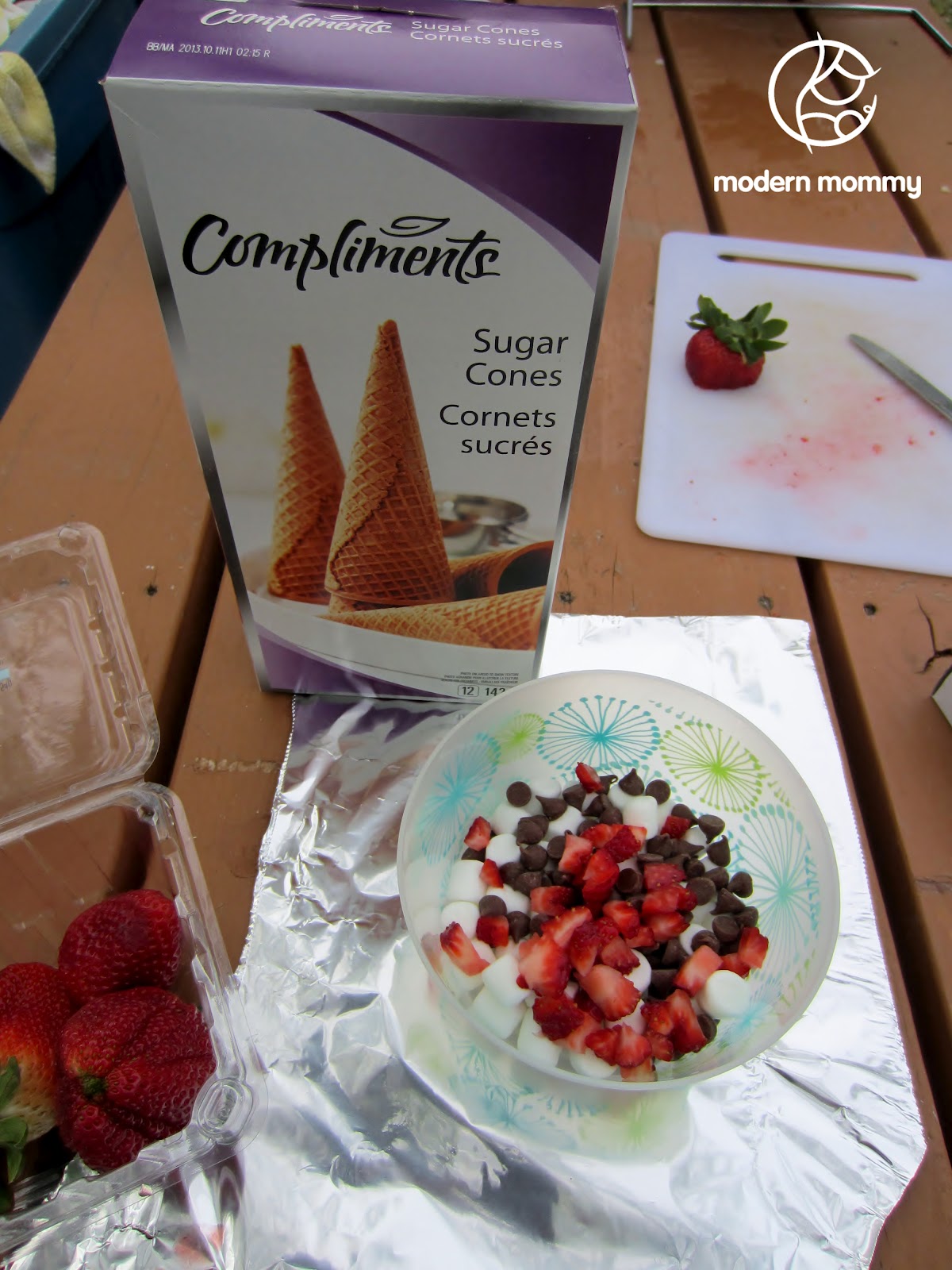 Modern Mommy: Camp Recipe: S'more Cones