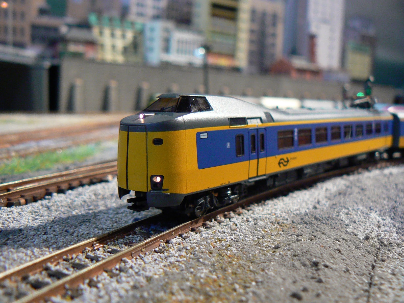 quinntopia - An N Scale blog: Locomotive Roster: NS Koploper; Minitrix ...