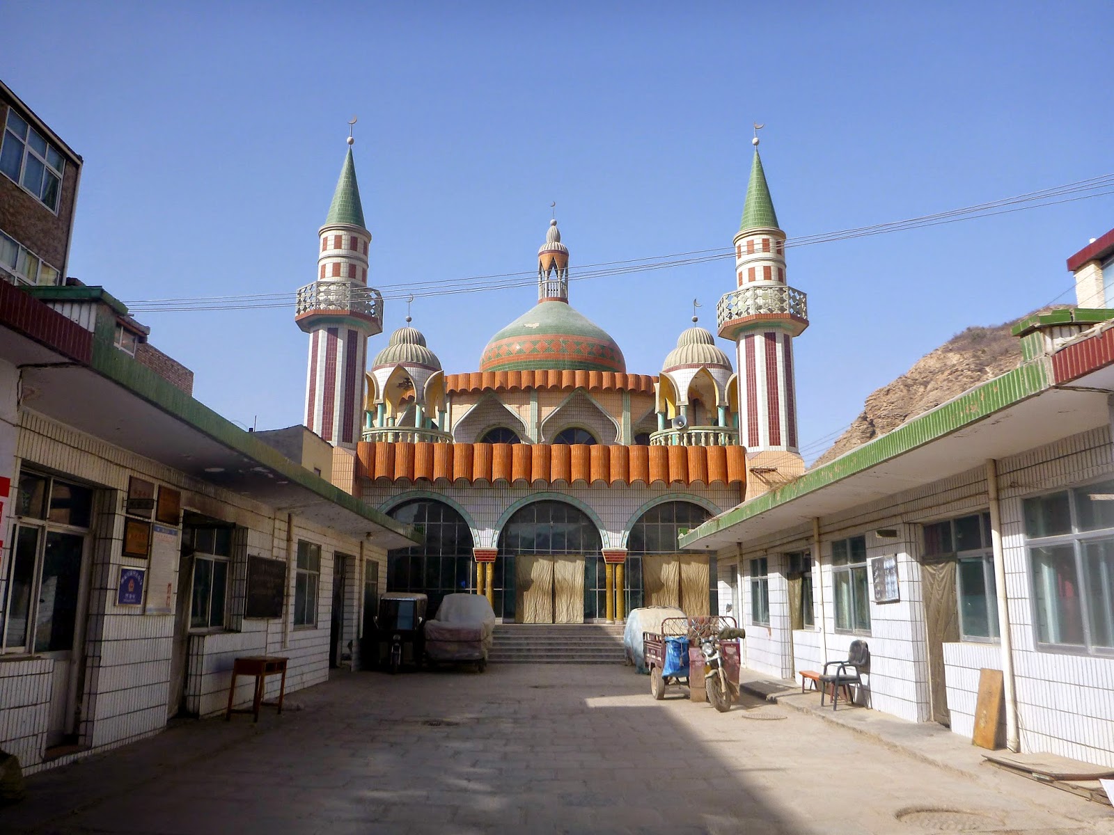 Mosques of Xining: Constructing Chinese Muslim Identity