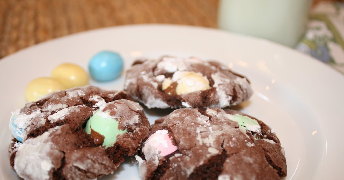 everything to entertain: Simple Chocolate Crinkle Cookies- Easter Style