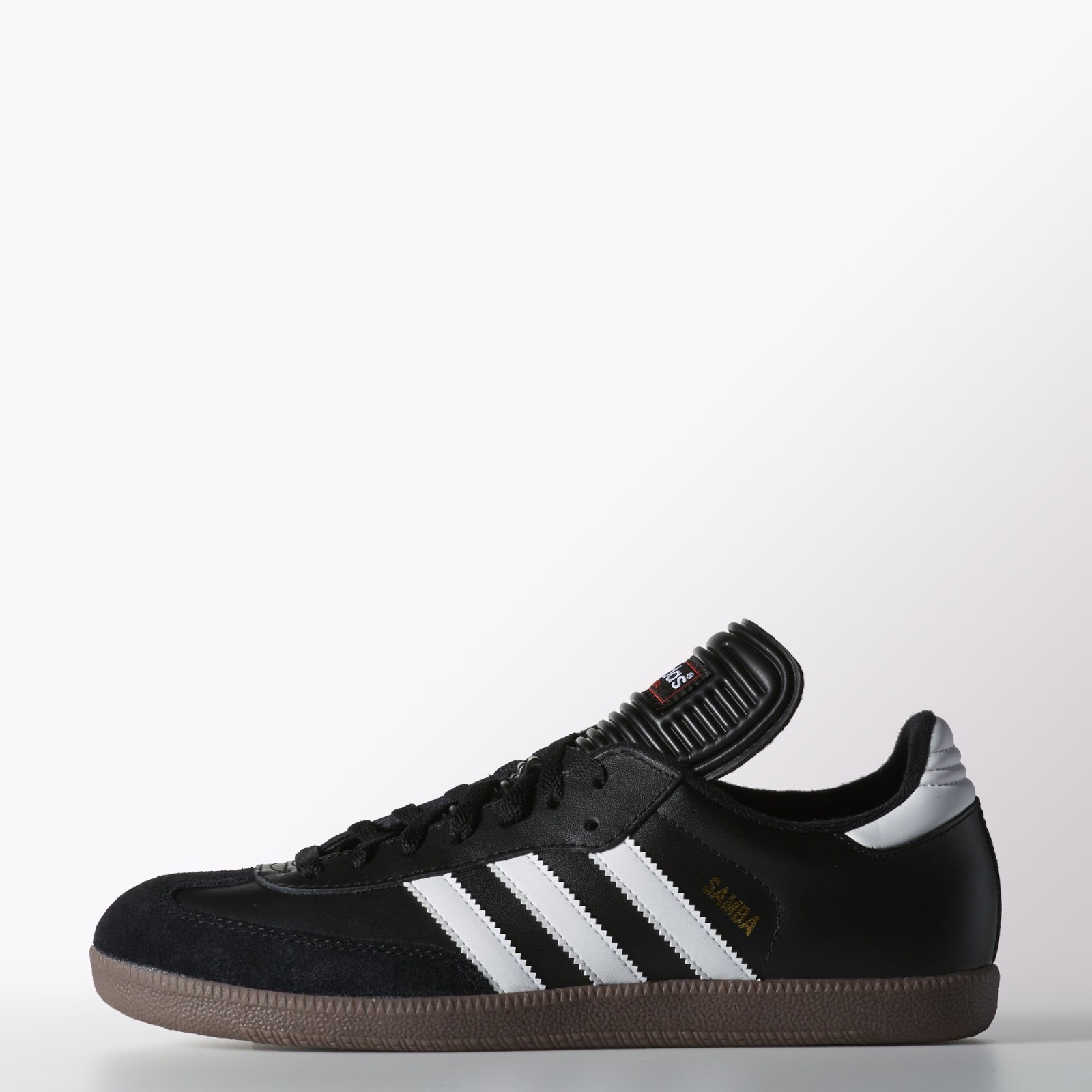 PERKEMBANGAN SEPATU ADIDAS