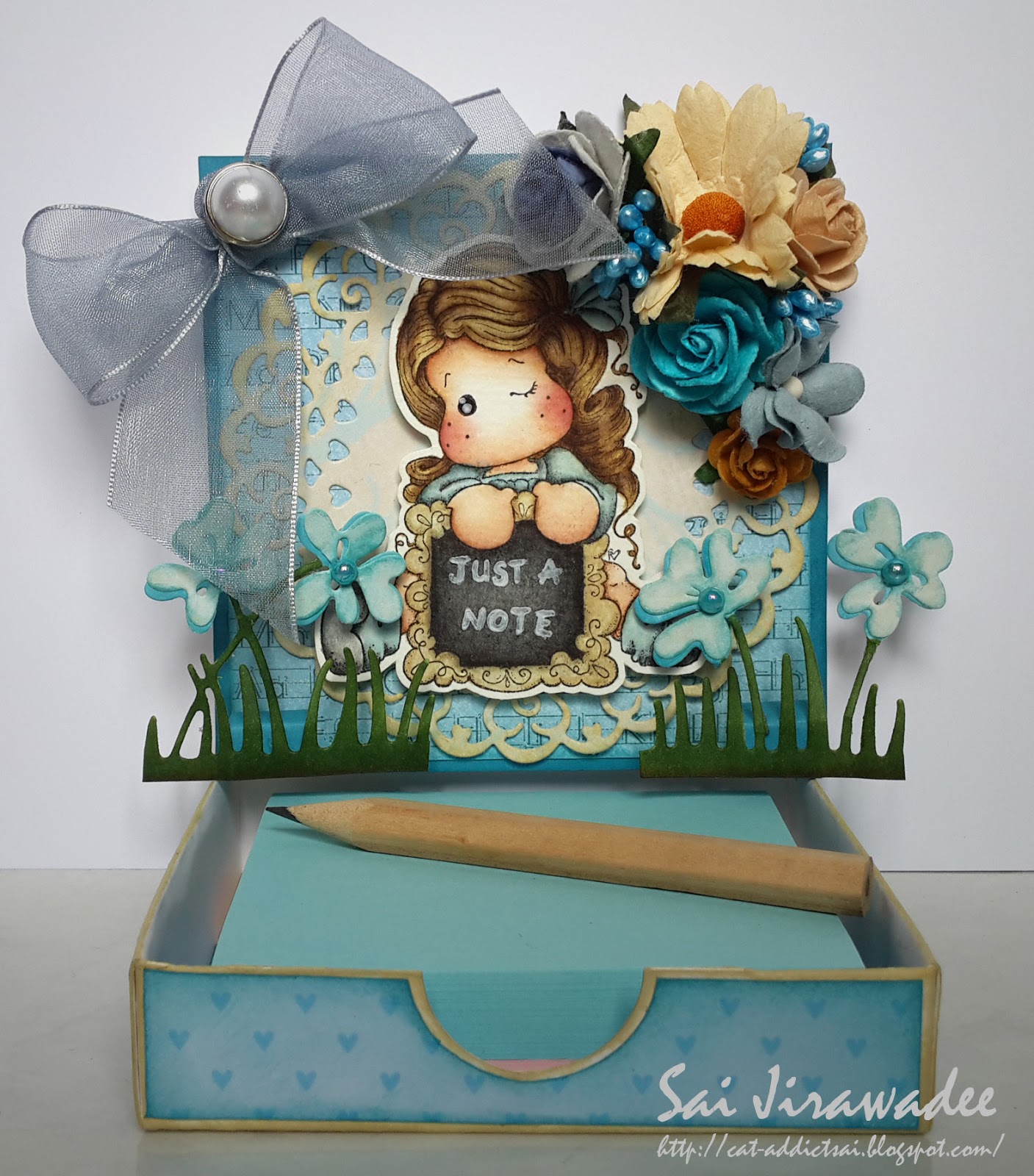 Cat-Addict Sai: Easel Box for Post-It Notes